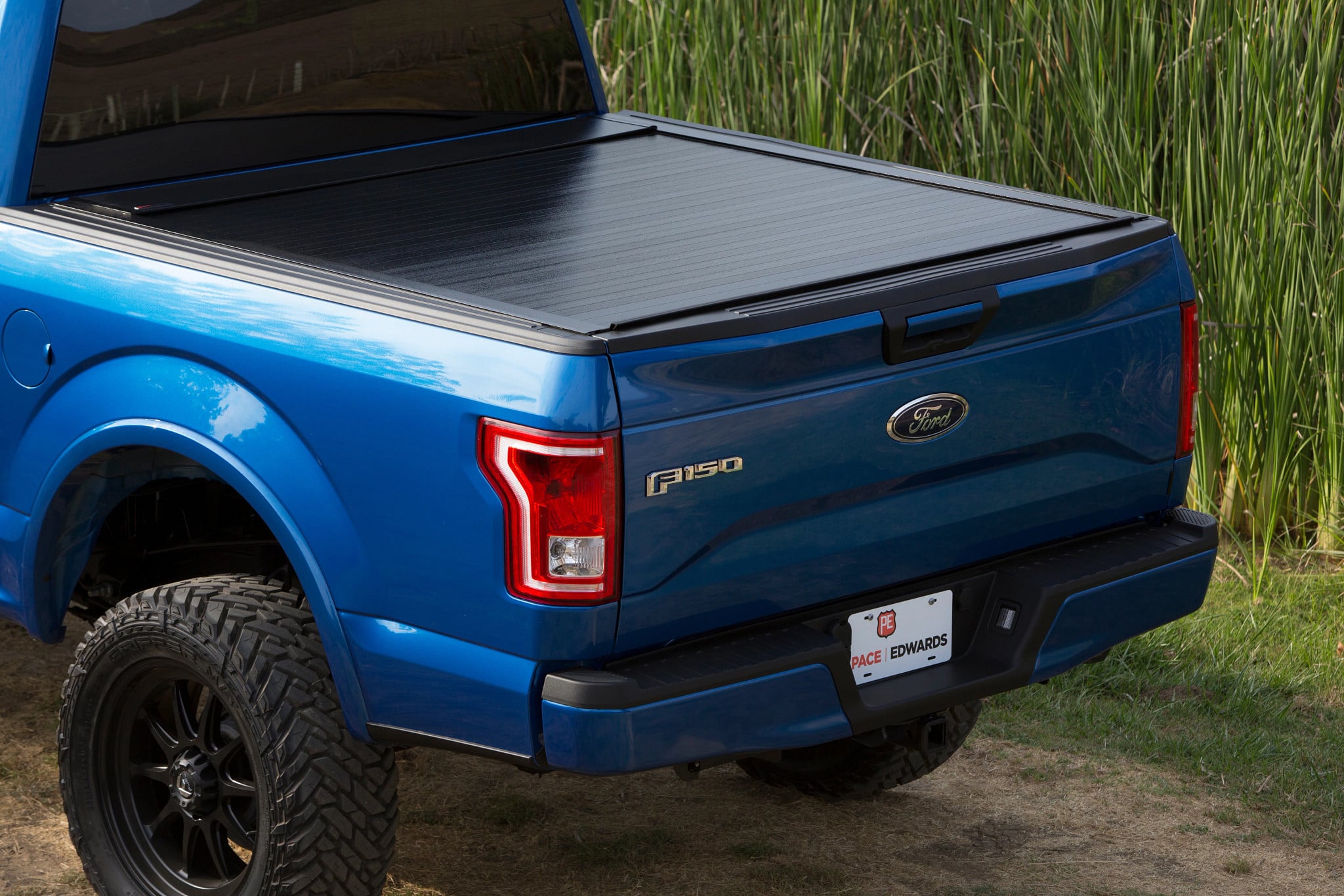 Bedlocker Electric Retractable Tonneau Cover - Standard Finish - 4' 10 ...